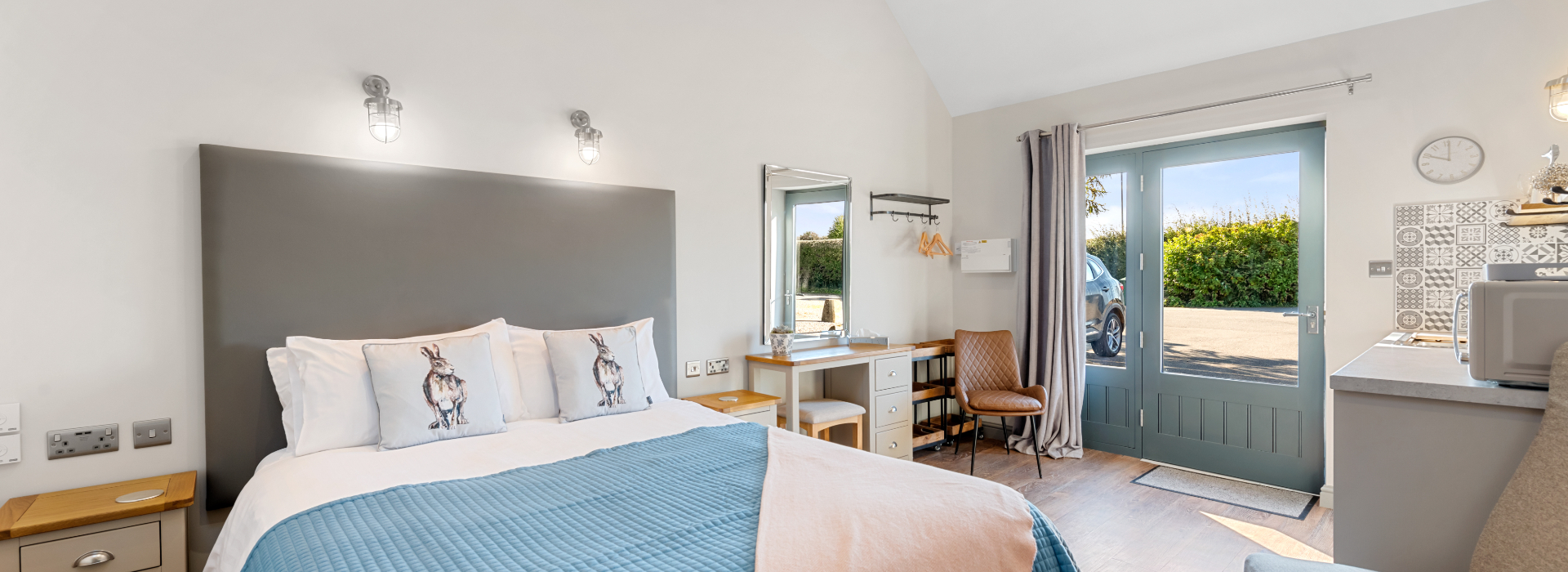 Partridge Bedroom at Elms Farm Cottages - Visit Lincolnshire